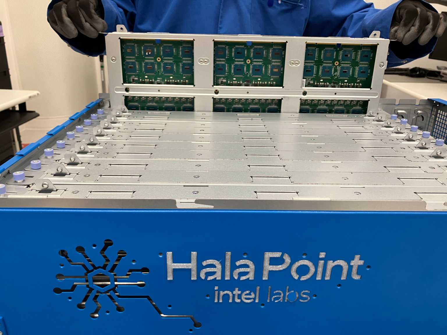 Intel builds world’s largest neuromorphic system | Network World