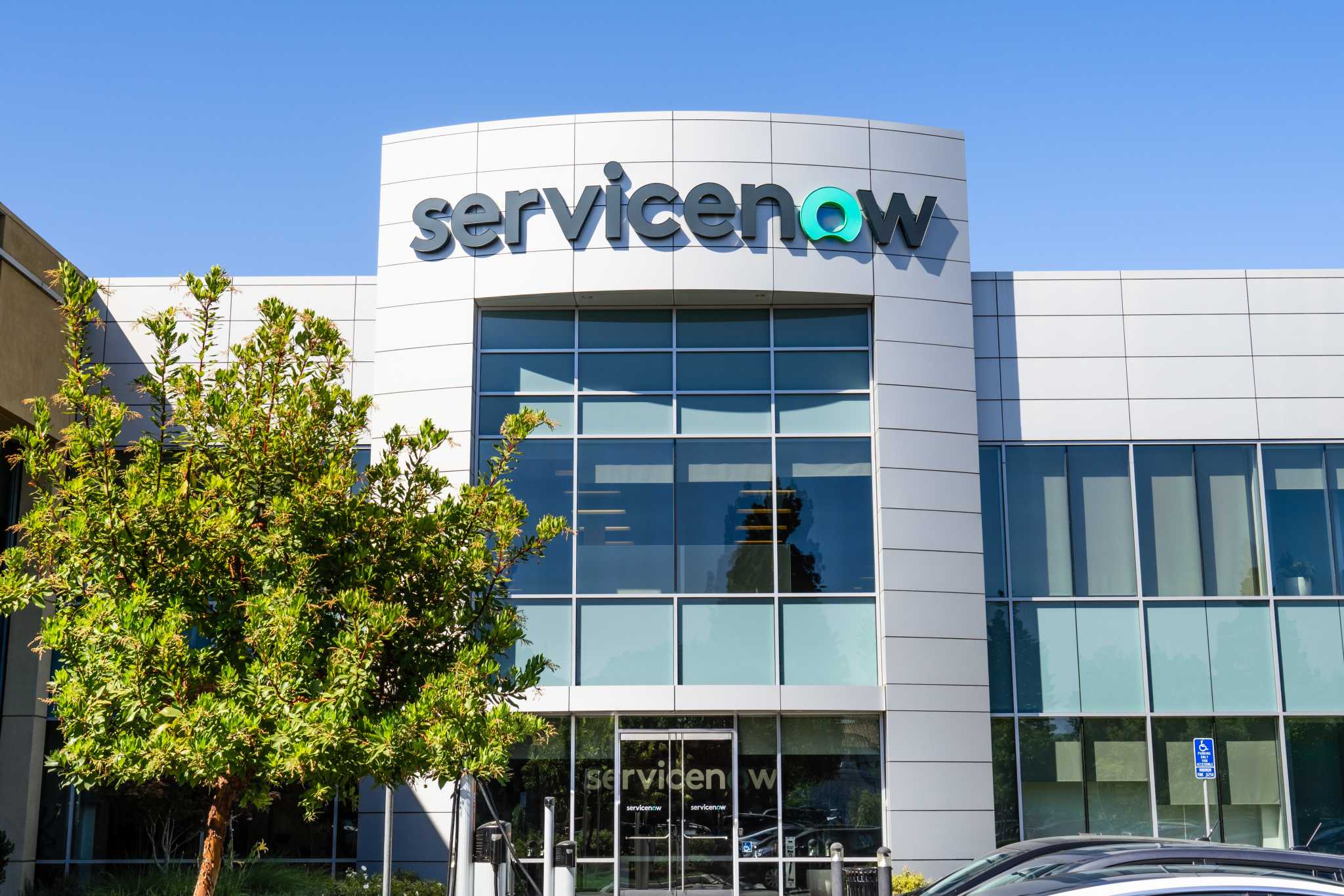 ServiceNow verstärkt sich mit Moveworks | Computerwoche
